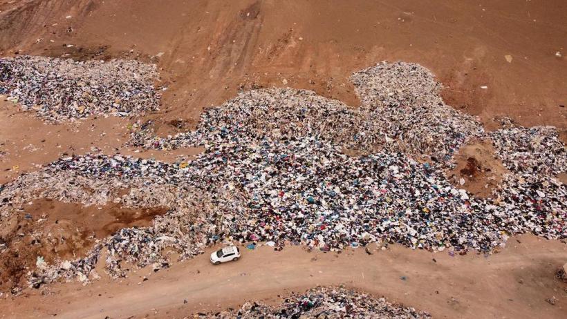 Desierto de atacama vertedero textil de la moda
