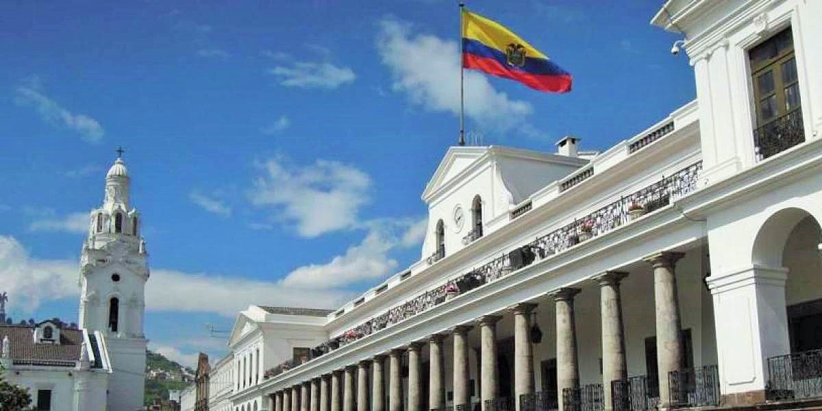 Ecuador: retratos presidenciales en Carondelet – La Pluma